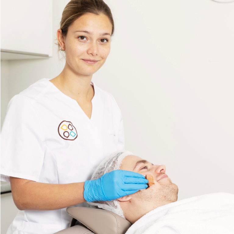 Skin problem - Acne excoriée des jeunes filles (Acne excoriata in young ...